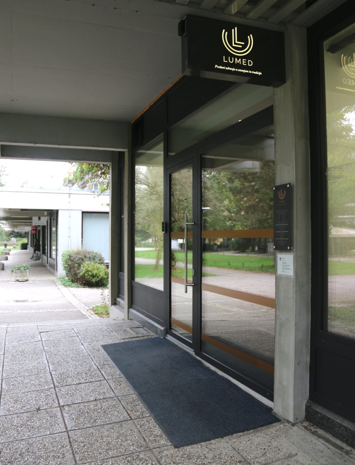 Na kliniki Lumed smo celostno uredili dostop za ovirane - Brez ovir